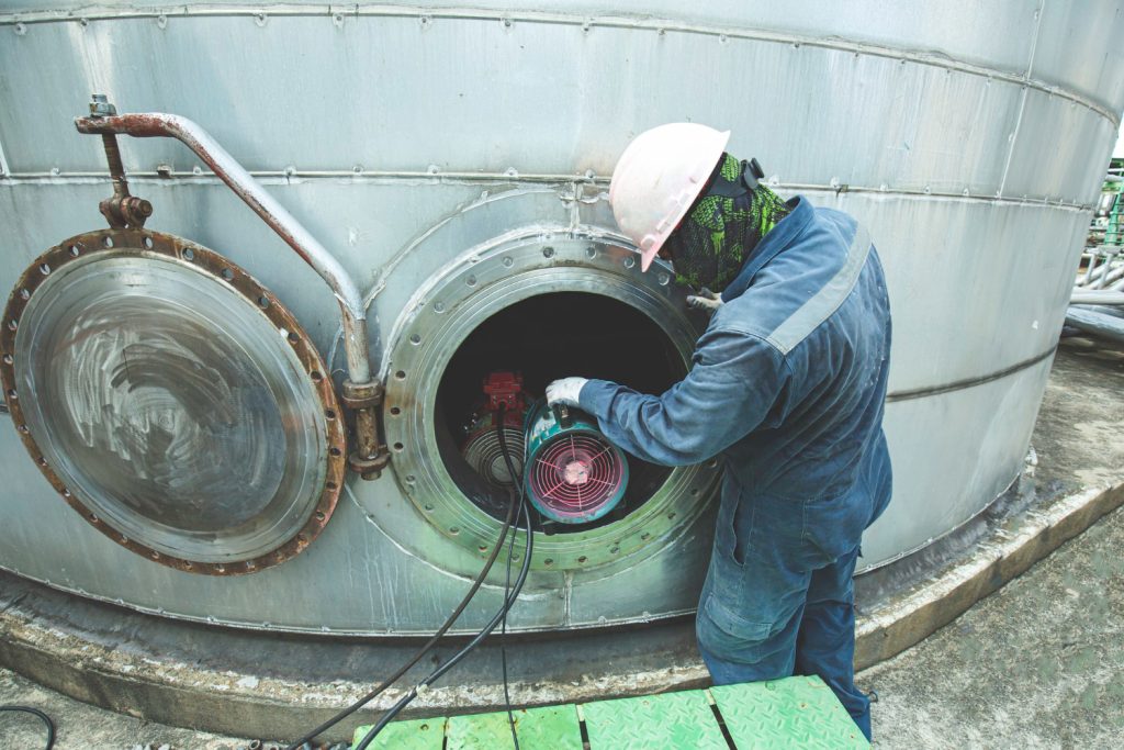 Essential Steps to Clean Your Tank Safely